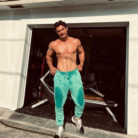 Tyler Cameron Promiflash