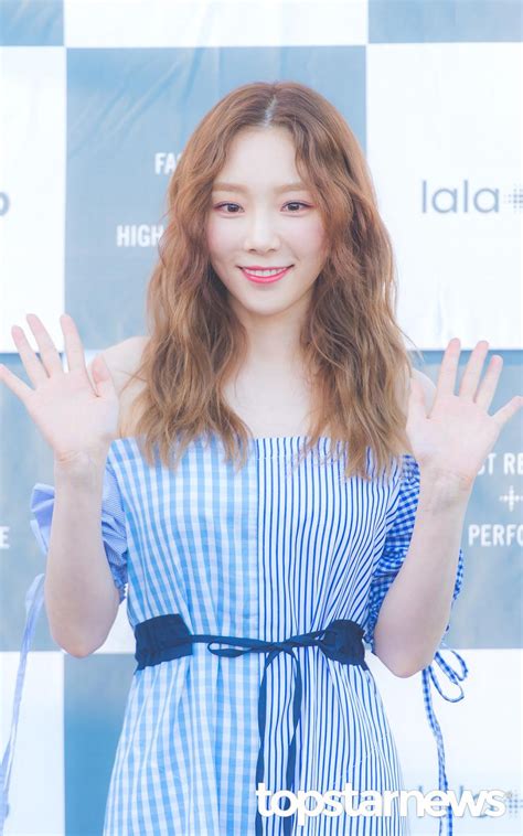 [hd포토] 소녀시대 Snsd 태연 ‘반가운 손인사 최규석 기자 톱스타뉴스 엔터 셀럽