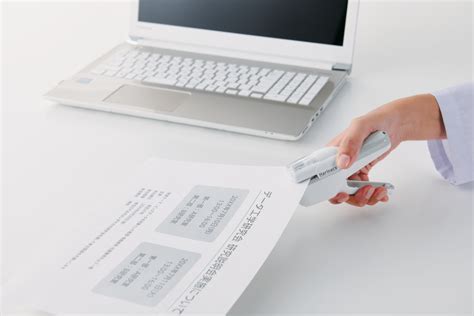 ハリナックス ハンディ針なしステープラー コピー用紙約10枚とじ 白｜文具｜コクヨ