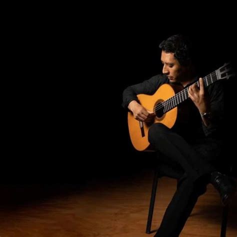The Best Classical Guitar Player At Roy Bush Blog
