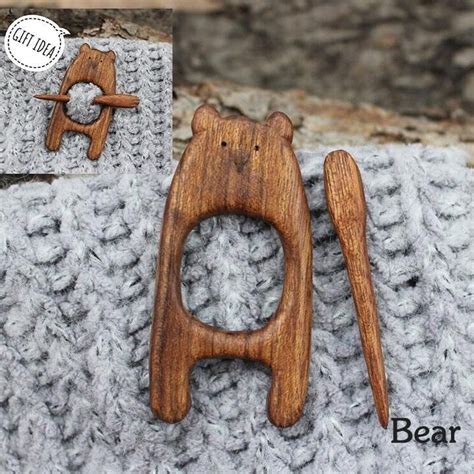 ⛄ ️handmade Wooden Brooch Pin🌲hand Made In Oak Lionclay
