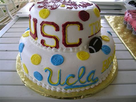 Uscucla Cake By Royaltycakes Via Flickr Graduation Cakes Cupcake