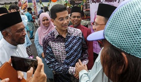 Malaysias Najib Razak Uses Phrase From Leaked Tapes To Mock Officials
