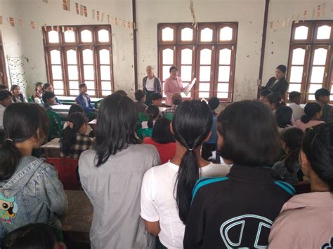 အထက ပေါက်တော ၌ အလယ်တန်းဆင့် Grade 9 ပြီးမြောက်အောင်မြင်သော ကျောင်းသား က