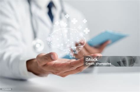 인간의 두뇌 아이콘 아이디어 창조적 지능 사고 또는 알츠하이머 파킨슨 병 치매 뇌졸중 발작 또는 정신 건강에 대한 인식을 들고 의사 신경과 및 심리학 치료 개발에 대한 스톡