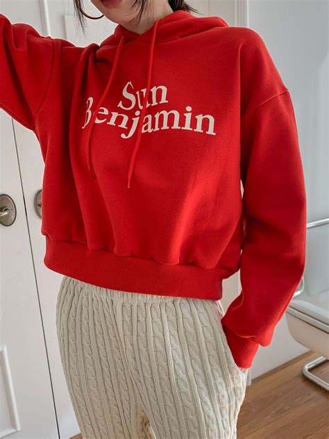 밀키웨이 크롭후드티셔츠 벤자민 레터링 기모 여성 겨울 맨투맨