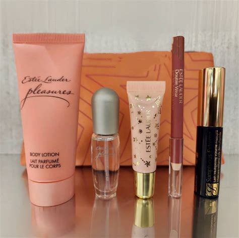 Estee Lauder Pleasure Fragrance T Set 6pc：perfume，body Lotion