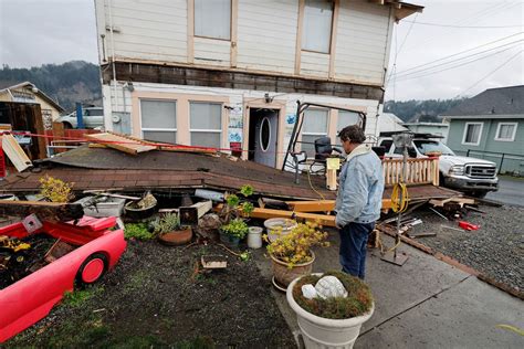 Live Updates A 64 Magnitude Earthquake Strikes Northern California Cnn
