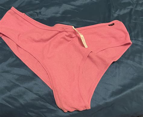 I Spy Something Very Pink Hit Me Up Lets Make A Deal 20 Pairs With