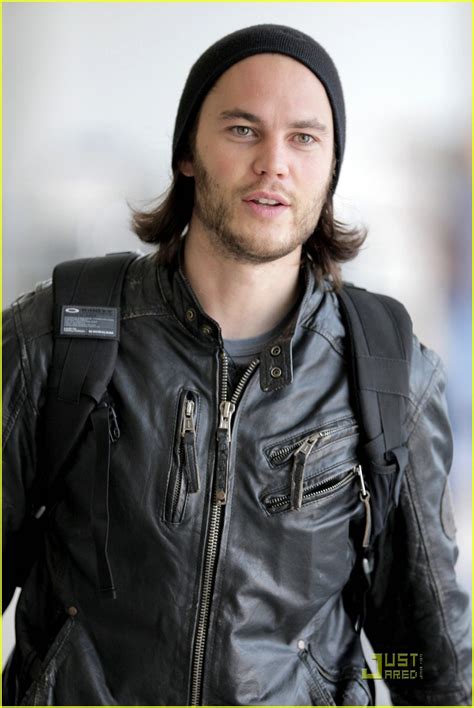Taylor Kitsch Is Beanie Buff Photo 1965221 Taylor Kitsch Photos Just Jared Celebrity News