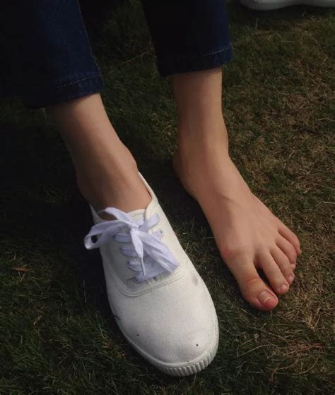 美足白鞋妹子 芒果XO