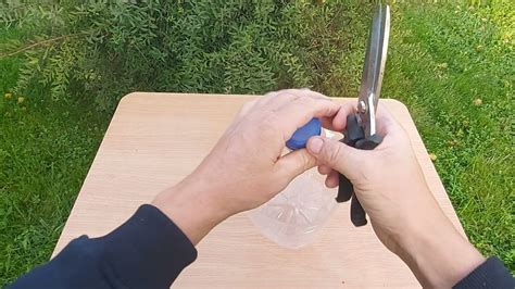 Приспособление для сбора ягод из пластиковой бутылки своими руками Youtube