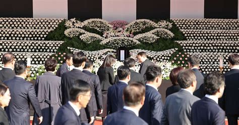 서울광장에 합동분향소 운영윤석열 대통령도 조문