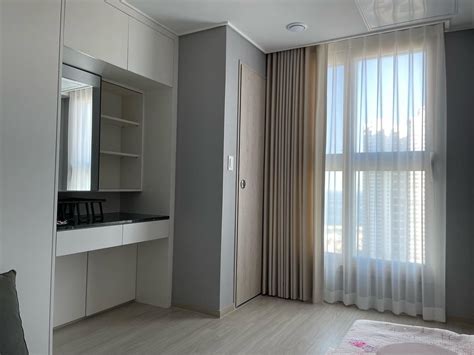 커튼 블라인드 속초코아루아리스타 쉬폰커튼 암막커튼 안쪽으로 열리는 창이라서 한면으로 편하게