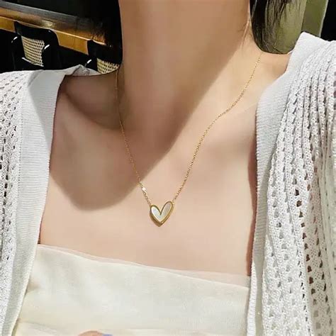Cute White Heart Necklace Clara