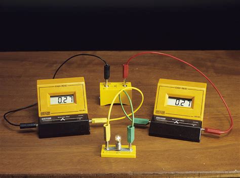 Simple Electrical Circuit 3 By Science Photo Library
