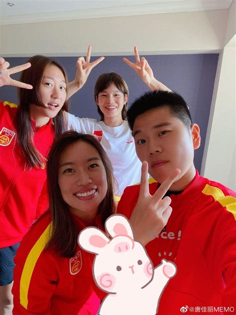 唐佳丽发文为女足打气：大家明天也要继续加油东方体育