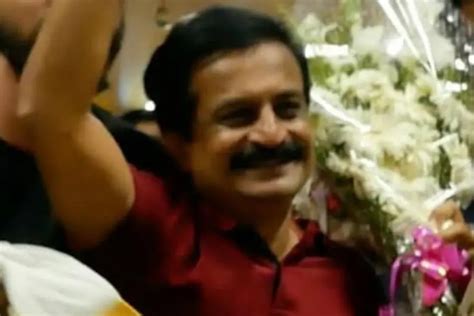 രജിത് കുമാര്‍ ഒളിവില്‍ വിമാനത്താവളത്തില്‍ സ്വീകരണം നല്‍കിയ സംഭവത്തില്‍ രണ്ടുപേര്‍ അറസ്റ്റില്‍