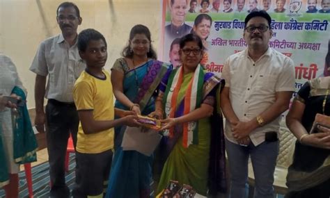 काँग्रेस अध्यक्षा श्रीमती सोनिया गांधी यांच्या वाढदिवसानिमित्त चित्रकला