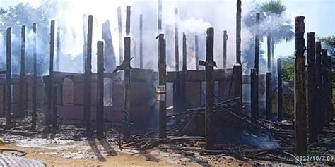 ထီးလင်းမြို့နယ် အိုင်းမရွာကို စစ်ကောင်စီတပ်က မီးရှို့