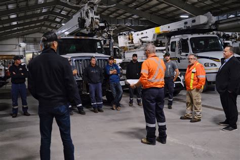 Hydro Ottawa On Twitter Our Crews Received A Proper Send Off Earlier