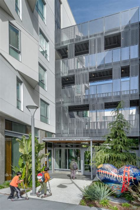 Sister Lillian Murphy Community Uli Americas Awards For Excellence