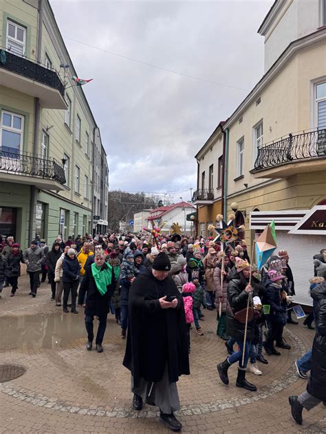 Sanok Kolejny Orszak Trzech Króli Zgromadził Mieszkańców Miasta
