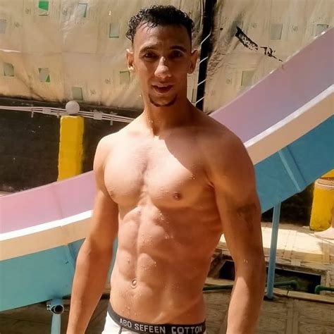 ‎مينا برتى ثابت‎ Minabarty • Threads Say More