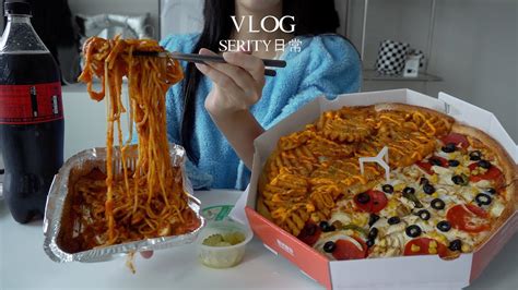 Sub•vlog🍕 자취생이 집에서 겨울을 보내는 법 휘낭시에 만들기 타코야키 오므라이스 청년피자 떡볶이순대 카라멜