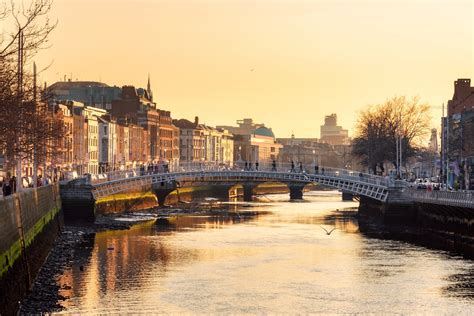 夕暮れのハーフ ペニー ブリッジ アイルランドの風景 Beautiful 世界の絶景 美しい景色