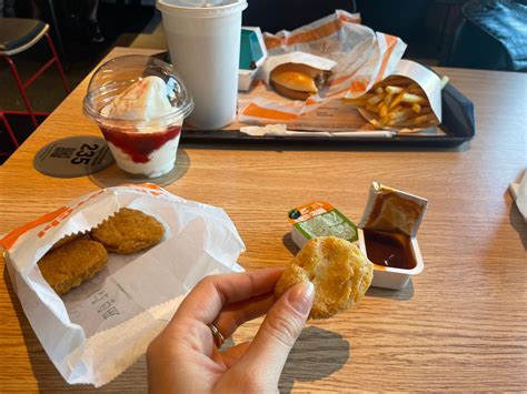 I Tried The Menu At The Rebranded Mcdonalds In Russia The First Bite