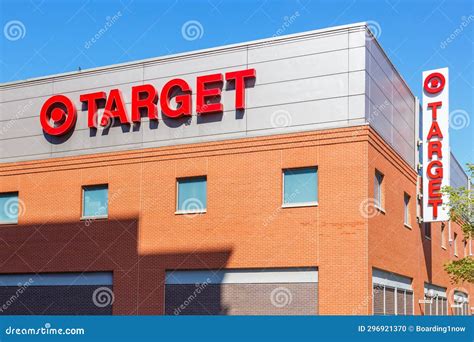 Target Logo On Shopping Cart Editorial Photo 20712643