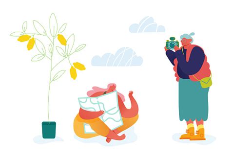 지도와 여행에서 사진을 만들기위해 선임 여성 관광 캐릭터 외국에서 사진 카메라와 수하물 검색 오른쪽 방법으로 노인 여행 사람들 만화 플랫 벡터 일러스트 거리에 대한 스톡