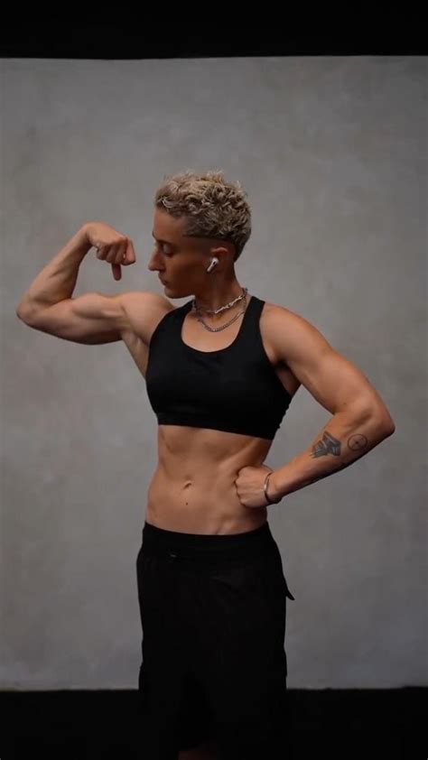 When They Say Women Cant Build Muscle 😈 Just Trying Some New Poses Lol