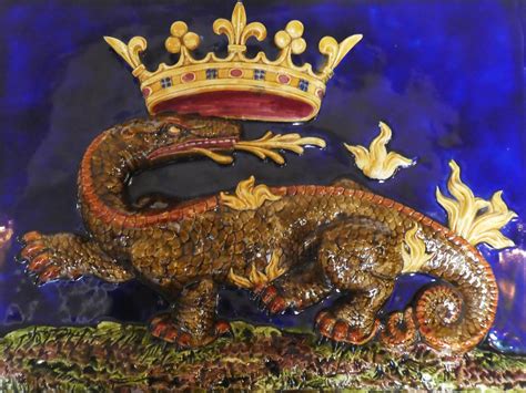 Lemblème De François Ier La Salamandre Est Surmontée Dun Flickr
