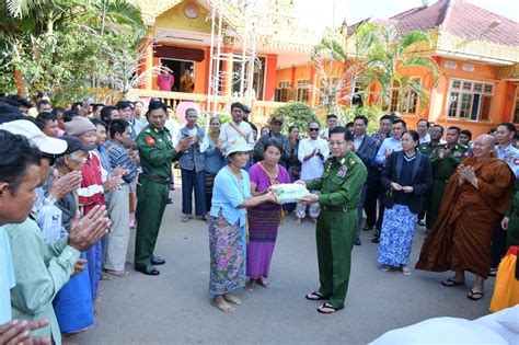 နိုင်ငံတော်စီမံအုပ်ချုပ်ရေးကောင်စီဥက္ကဋ္ဌ နိုင်ငံတော်ဝန်ကြီးချုပ် ဗိုလ
