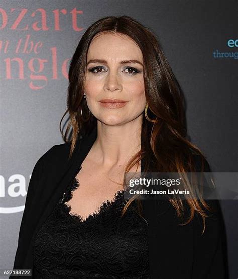 Saffron Burrows Photos Photos And Premium High Res Pictures Getty Images