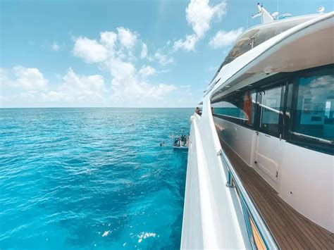 케언즈 출발 그레이트 배리어 리프 일일 투어 멋진 해양 생물과 황홀한 스노클링 체험 Funbooky