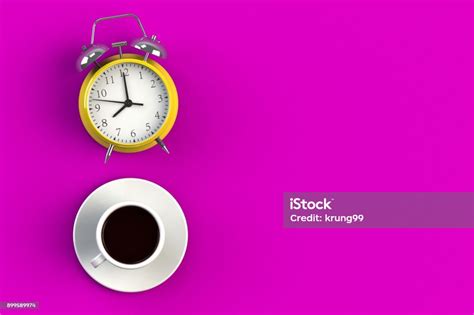 경보와 함께 커피 컵 핑크 바탕에 시계 Copyspace 텍스트 뷰 상위 3 차원 렌더링 갈색에 대한 스톡 사진 및 기타 이미지 Istock