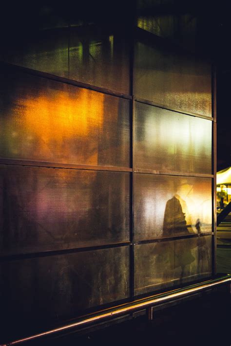 무료 이미지 실루엣 추상 구조 여자 일몰 거리 밤 사진술 햇빛 아침 창문 유리 아이 시티 도시의