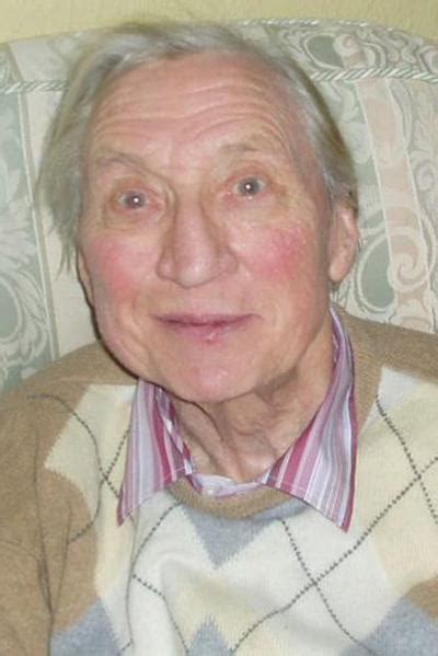 Stephen Lewis About Entertainment Ie