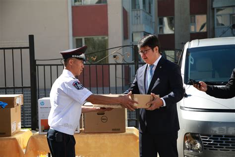 Түр хамгаалах төвийн албан хэрэгцээнд шаардлагатай автомашиныг хүлээлгэн өглөө