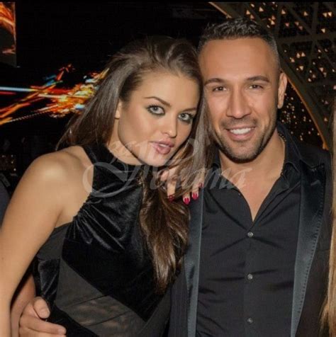 Яна Димитрова и тази година събра всички погледи по бански снимки За Жената