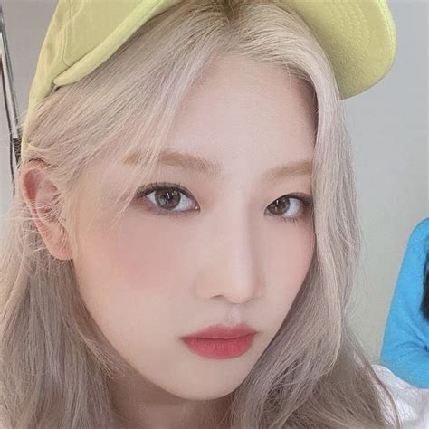 Kim Lip Loona Lq Icon Selca