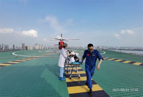 亚总空中救援再度开启“一日双飞” 航空急救“双奖”实至名归——武汉亚心总医院喜获两项中国航空医疗救援大奖凤凰网湖北凤凰网