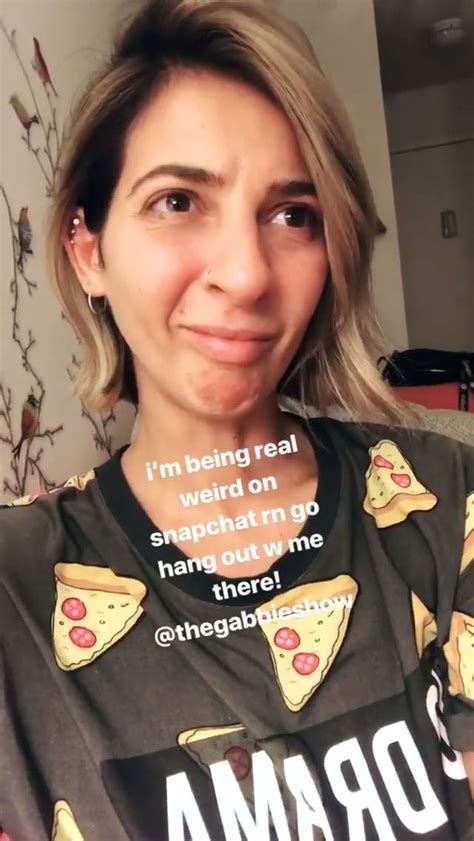 Pin By Nami On Gabbie Pop Star Women Hanging Out