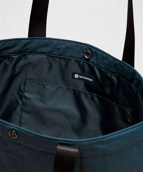 Lululemon Daily Multi Pocket Tote Bag 20l Reversible