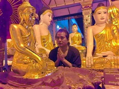 ခုနှစ်ရက်သားသမီးများ ဘေးအန္တရာယ်ကင်းဝေးအောင် မြတ်စွာဘုရားရှင်ထံတွင် ဆွမ