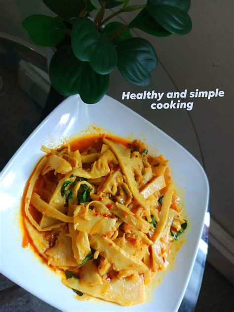 Healthy ကျမ မျှစ်အရောင်လေးက အခန်းမီးရောင်ကြောင့် သိပ်မလှဘူး။ အပြင်မှာ အရောင်လေးက ပိုလှ 😁။ မျှစ