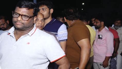 తిరుమలలో తొలి రోజే కౌంటర్లన్నీ ఫుల్ Telangana Devotees In Tirumala